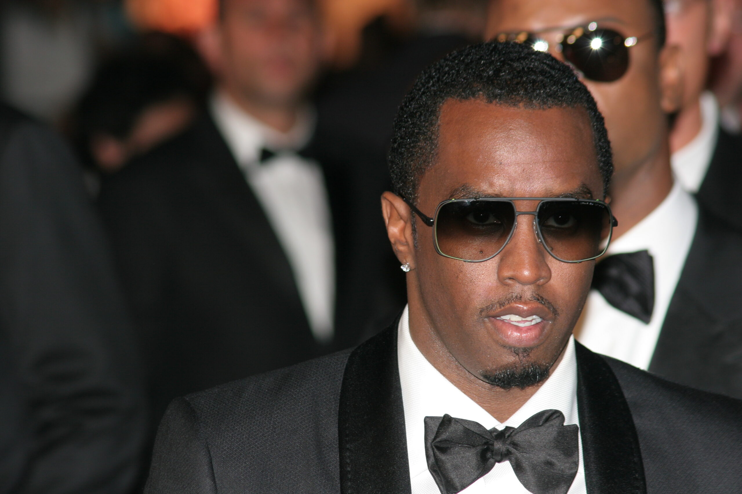Ex-girlfriend reveals disturbing behavior by music mogul Diddy ...